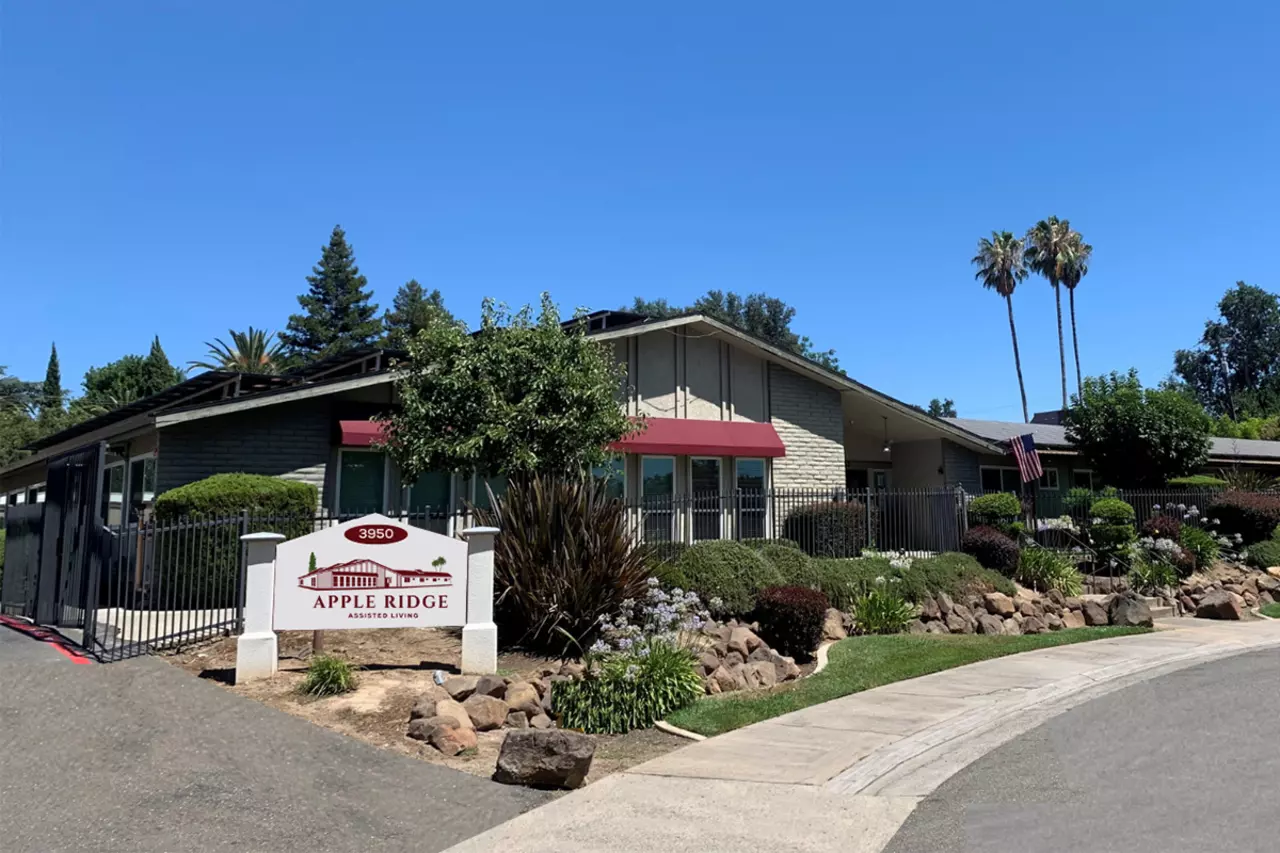 Apple Ridge Assisted Living | Purple Door | #2646370477