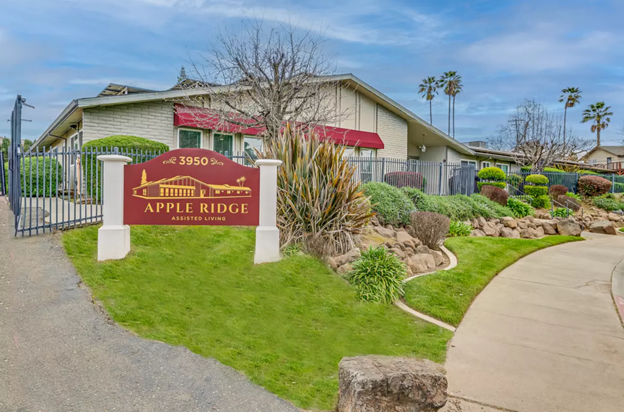 Apple Ridge Assisted Living | Purple Door | #2646370477