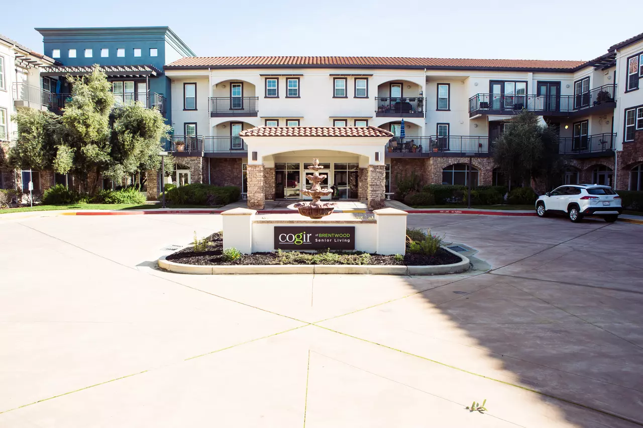 Cogir of Brentwood | Purple Door | #251114491