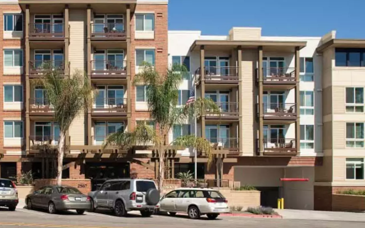 Merrill Gardens at Bankers Hill | Purple Door | #332318017